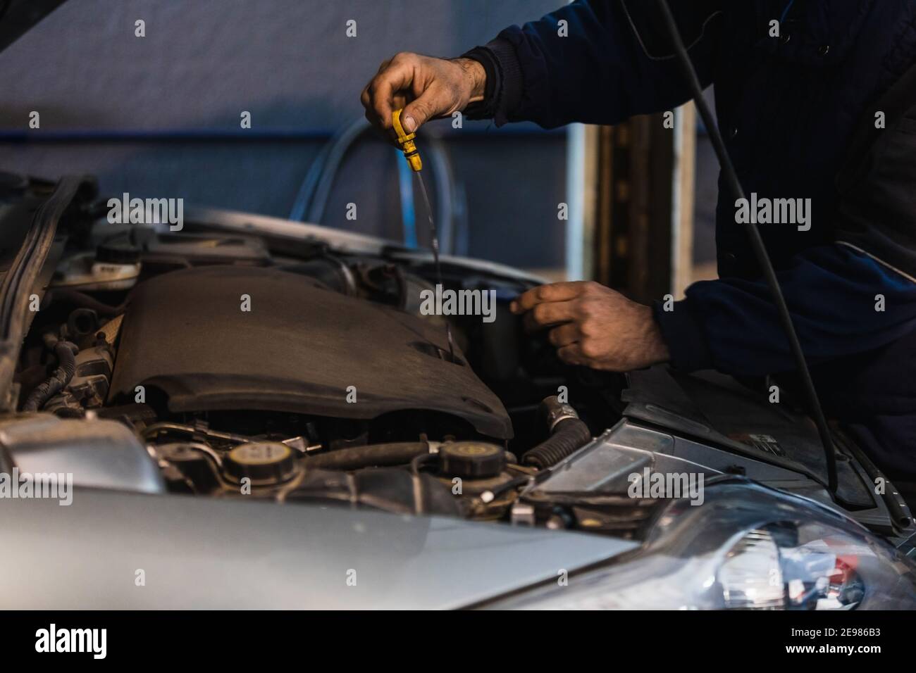 Mechanical inspection workshop hi-res stock photography and images - Alamy