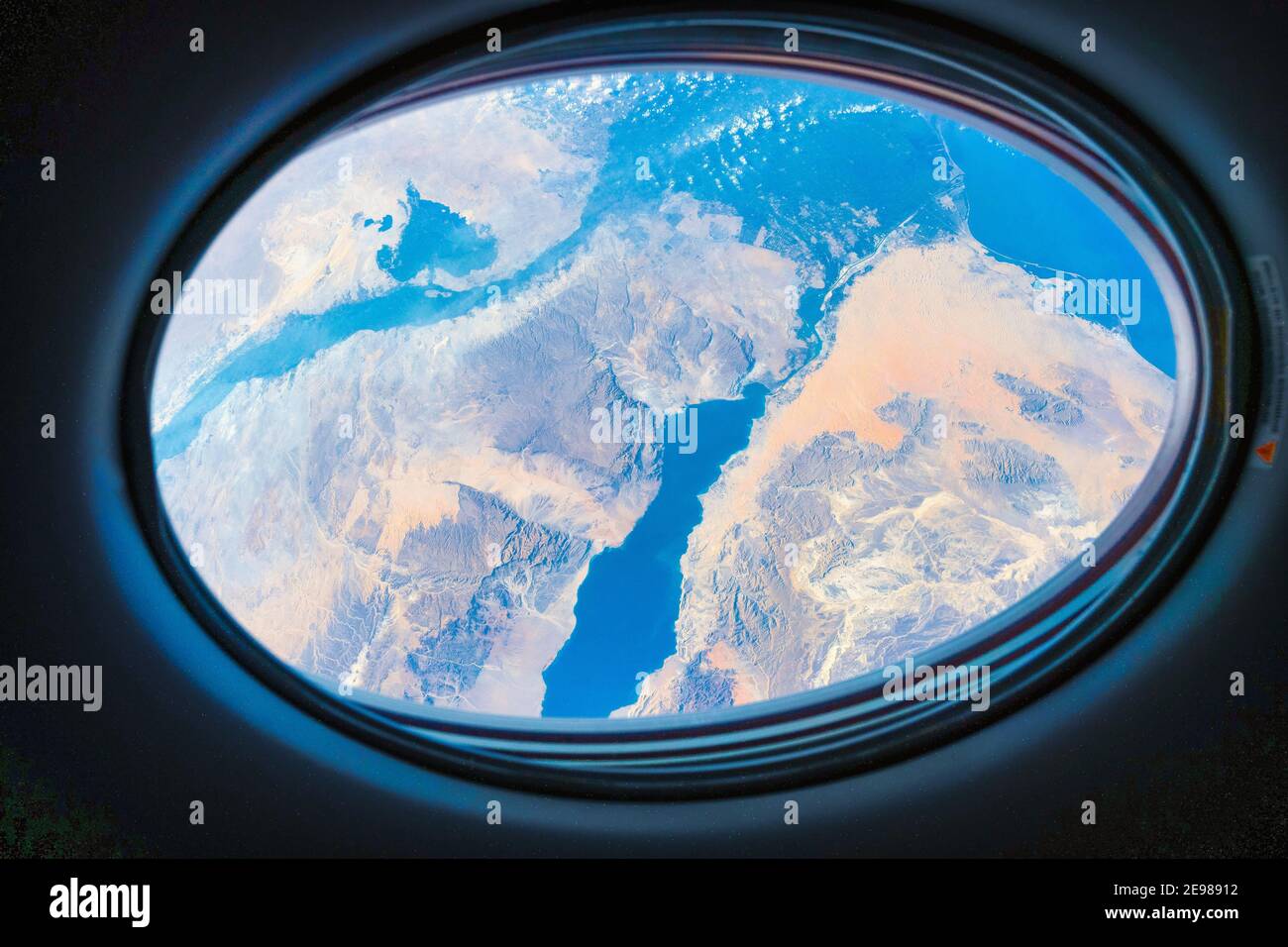Earths crust hi-res stock photography and images - Alamy