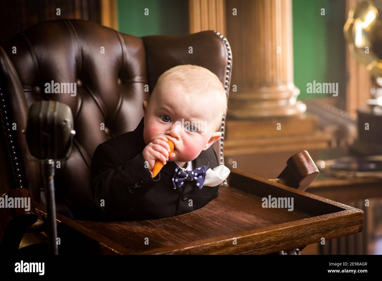 Winston churchill in high chair hi-res stock photography and images - Alamy