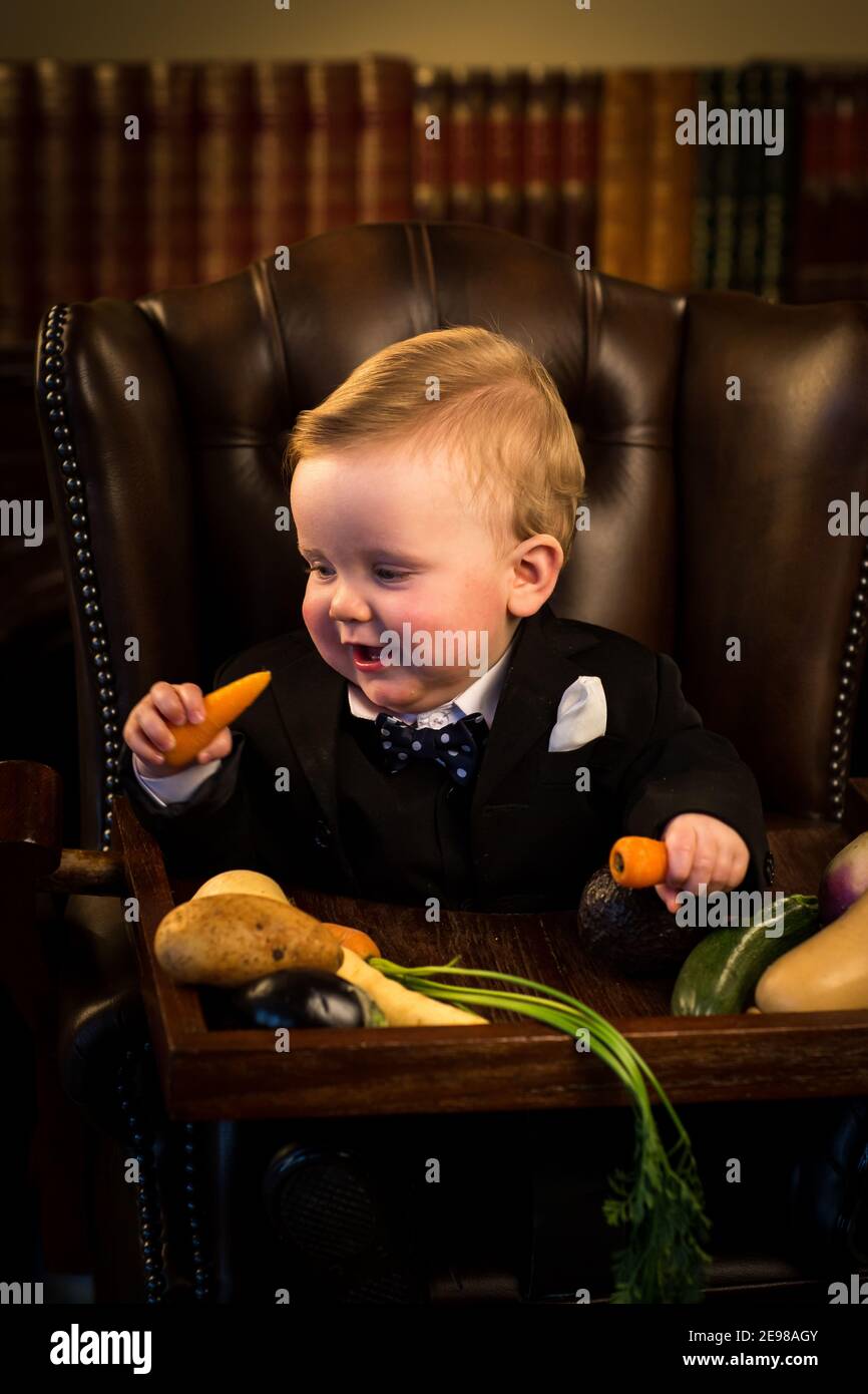 Winston churchill in high chair hi-res stock photography and images - Alamy