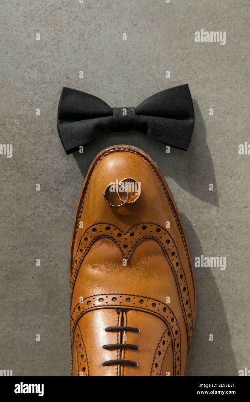 How to tie your shoe hi-res stock photography and images - Alamy