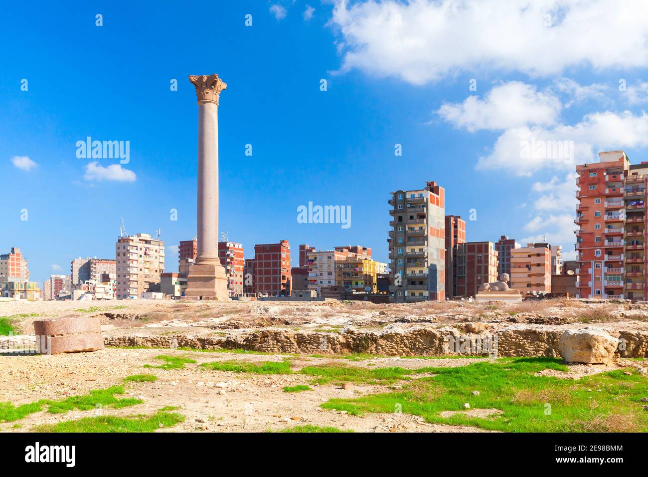 Alexandria egypt skyline cityscape hi-res stock photography and images ...