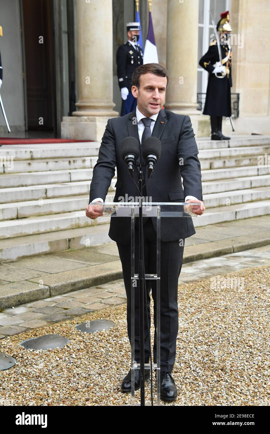 French President Emmanuel Macron welcomes Slovakia's Prime Minister ...