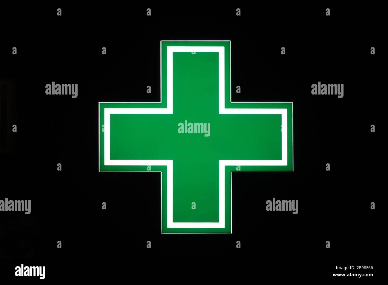 First aid cross hi-res stock photography and images - Alamy