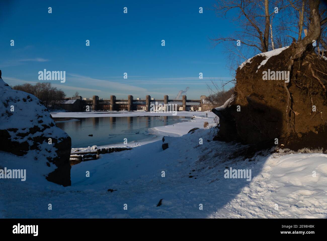 Root river dam hi-res stock photography and images - Alamy