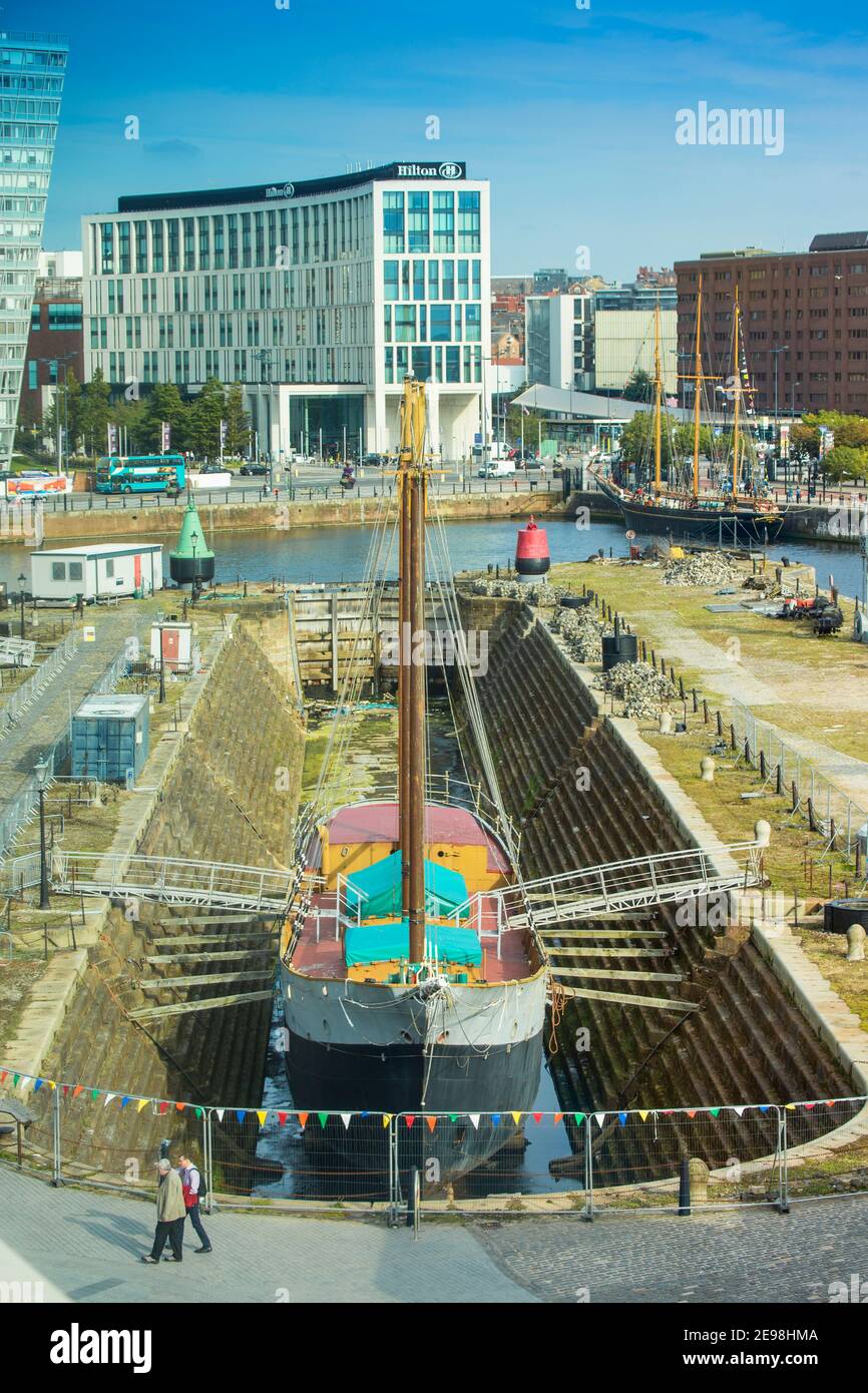 Liverpool Dry Docks High Resolution Stock Photography and Images - Alamy
