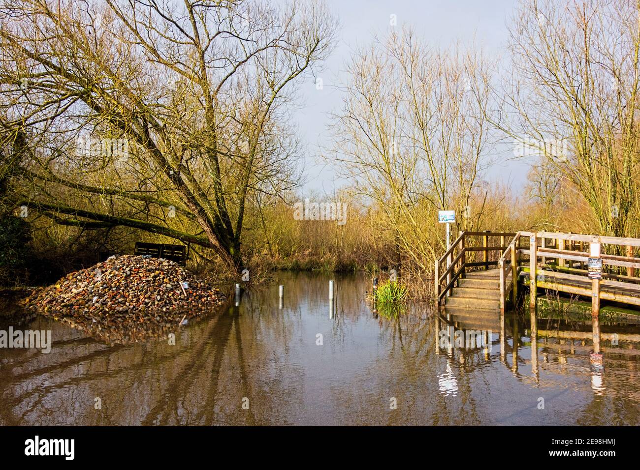 Gravel pits frogmore st albans hi-res stock photography and images - Alamy