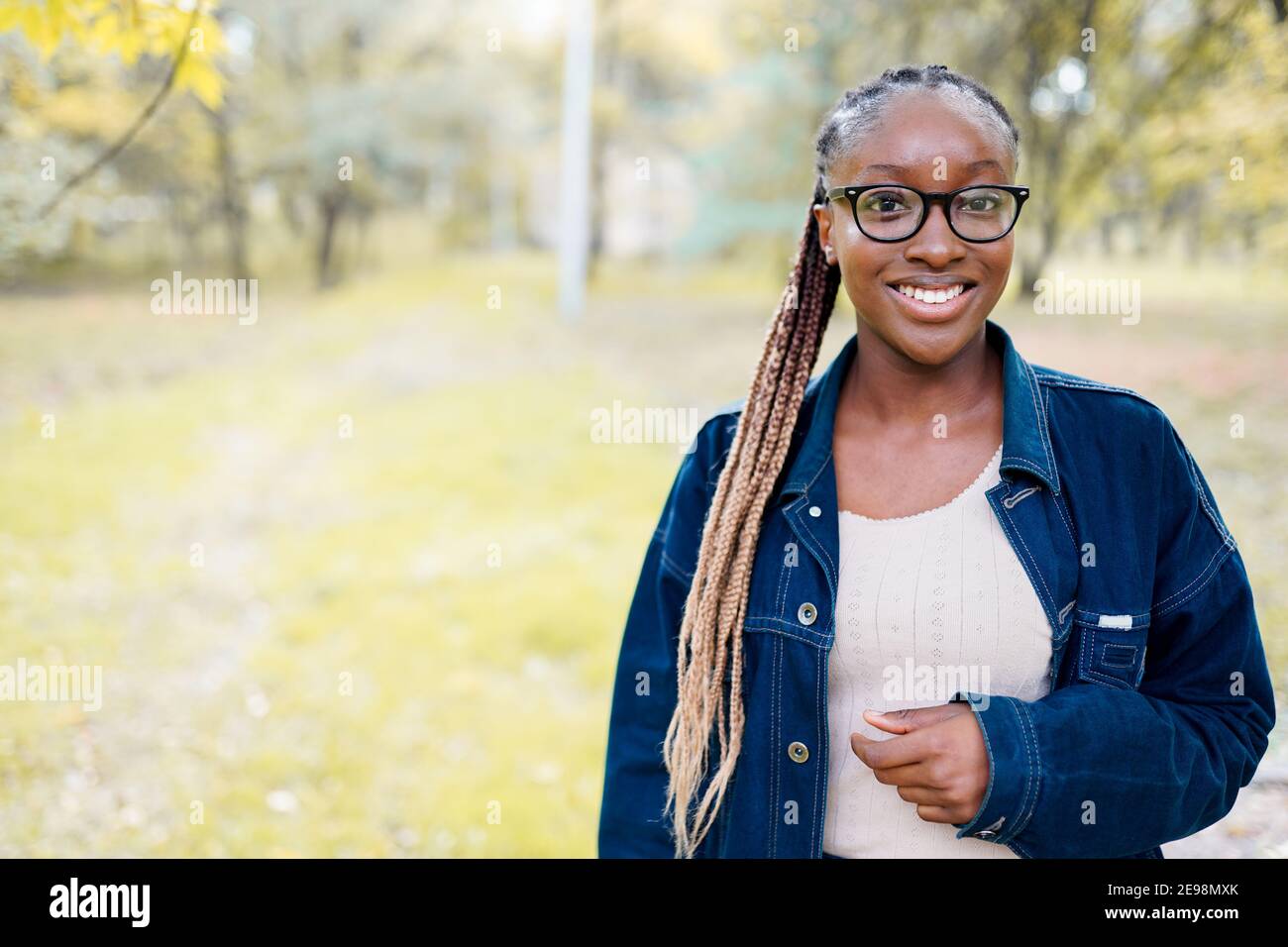 Cute black woman hi-res stock photography and images - Alamy