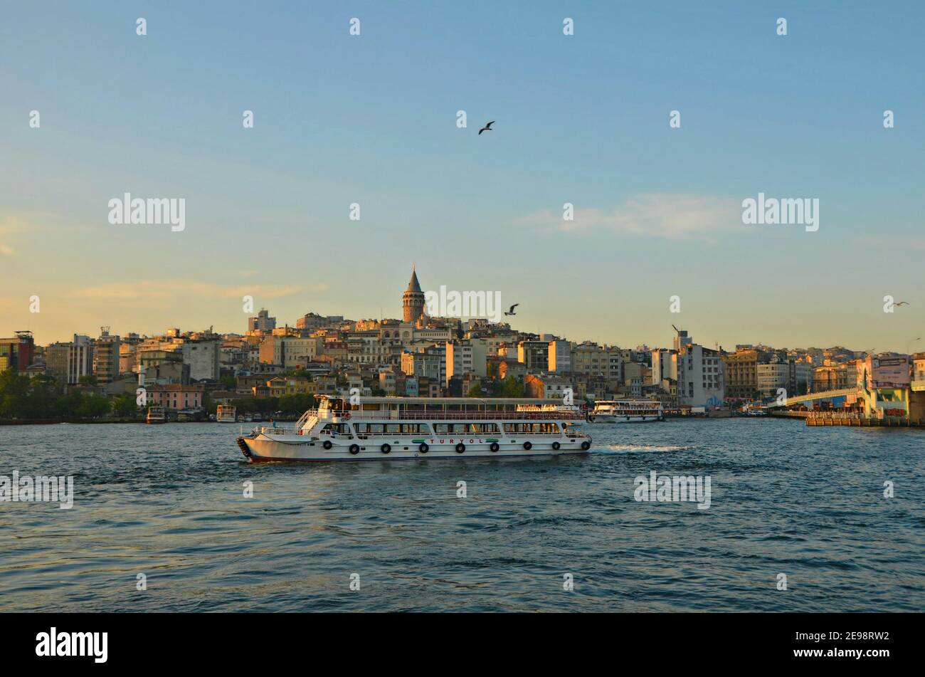 Golden bridge of silk road hi-res stock photography and images - Alamy