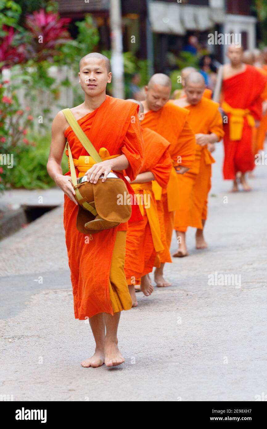Morning begging alms buddhist monks hi-res stock photography and images ...