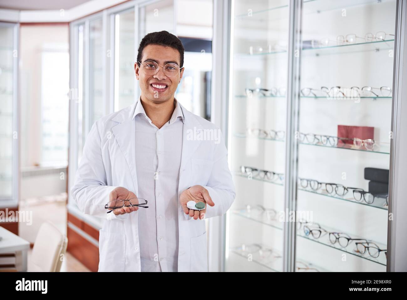 Optical dispenser hi-res stock photography and images - Alamy