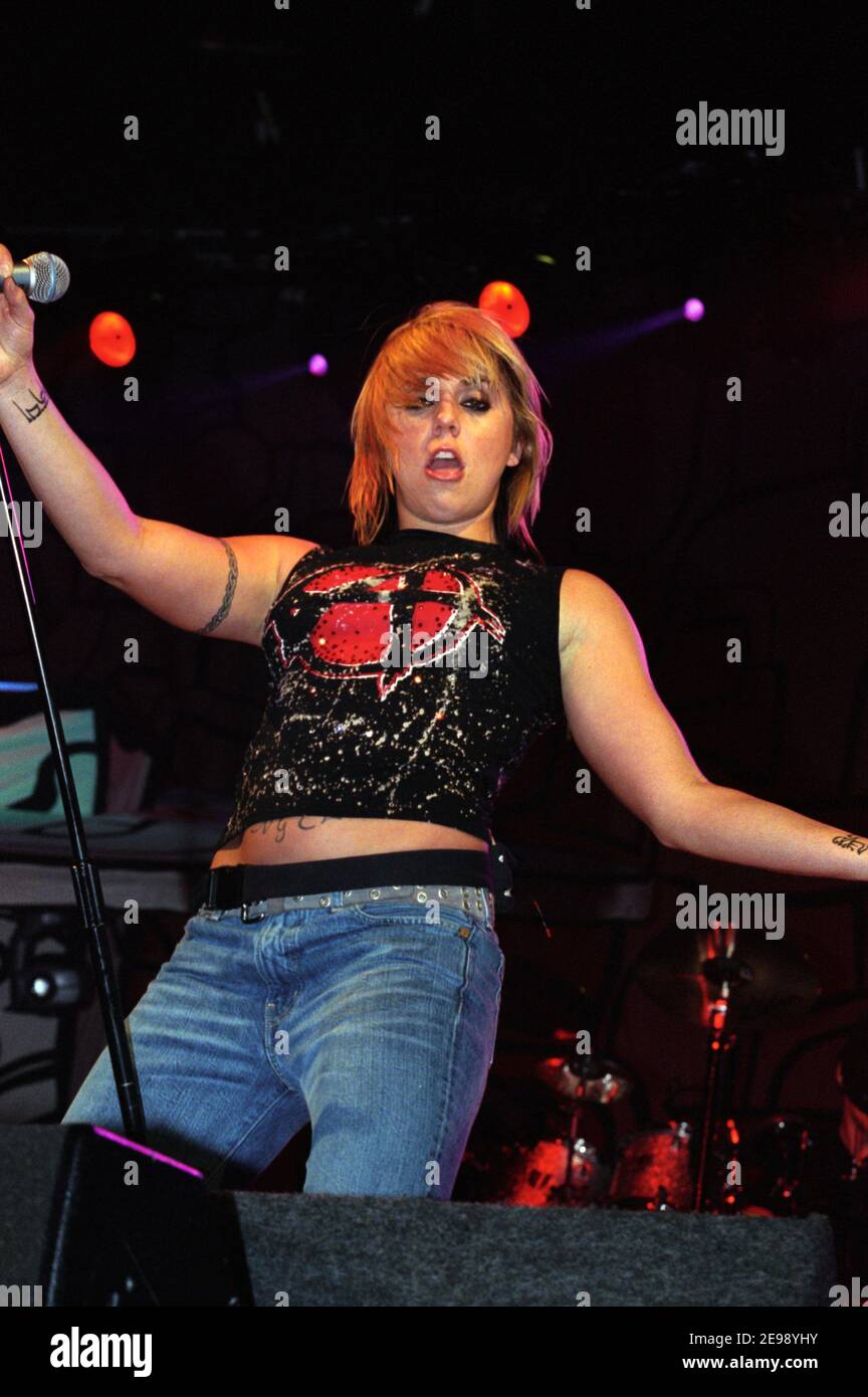 Mel C in concert at Wembley Arena in London, UK. 5th November 2000 ...