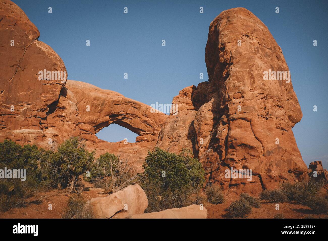 Red archway hi-res stock photography and images - Alamy