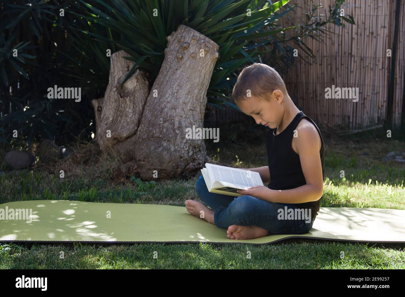 Child nap on mat hi-res stock photography and images - Alamy