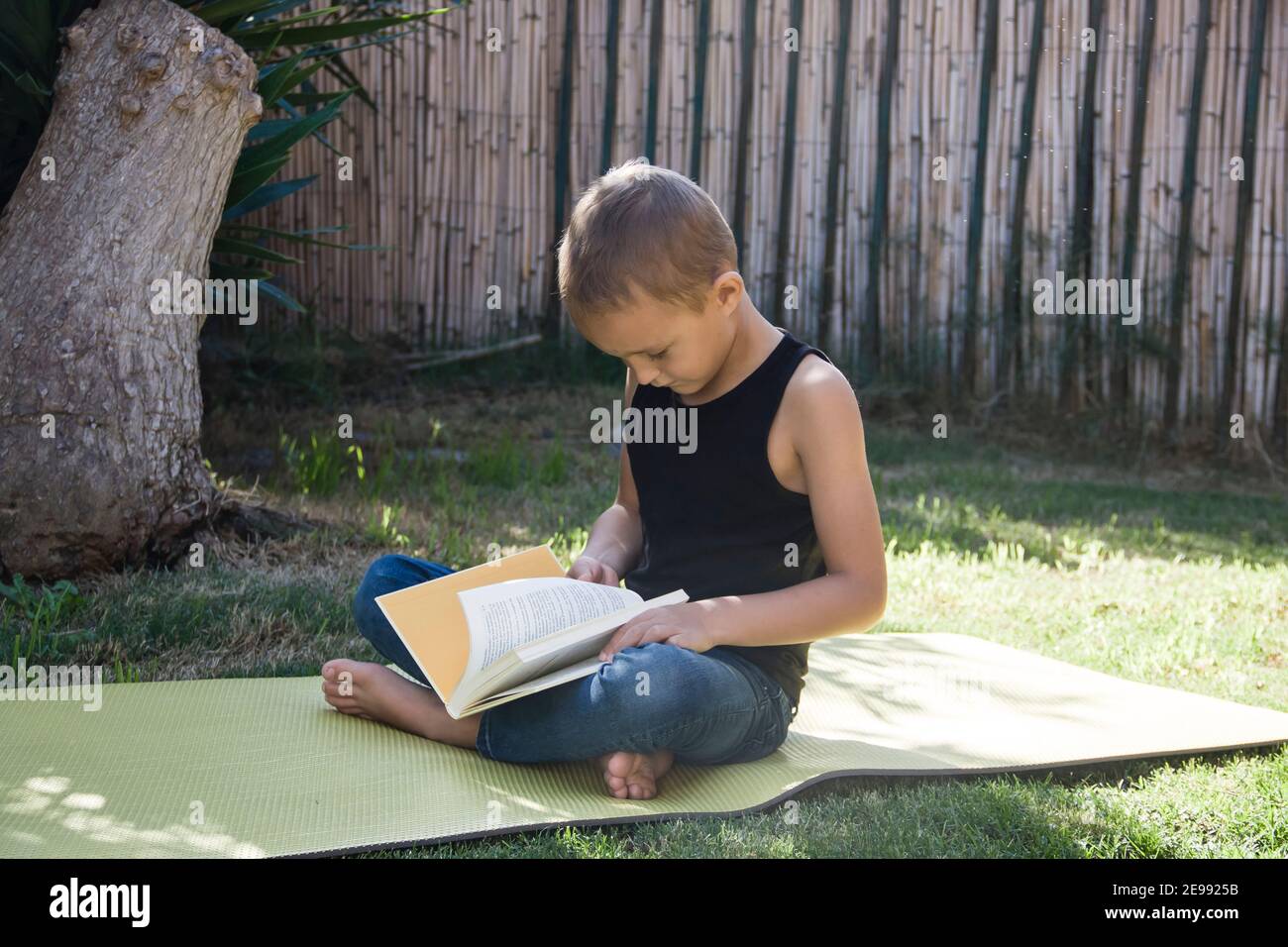 Child nap on mat hi-res stock photography and images - Alamy