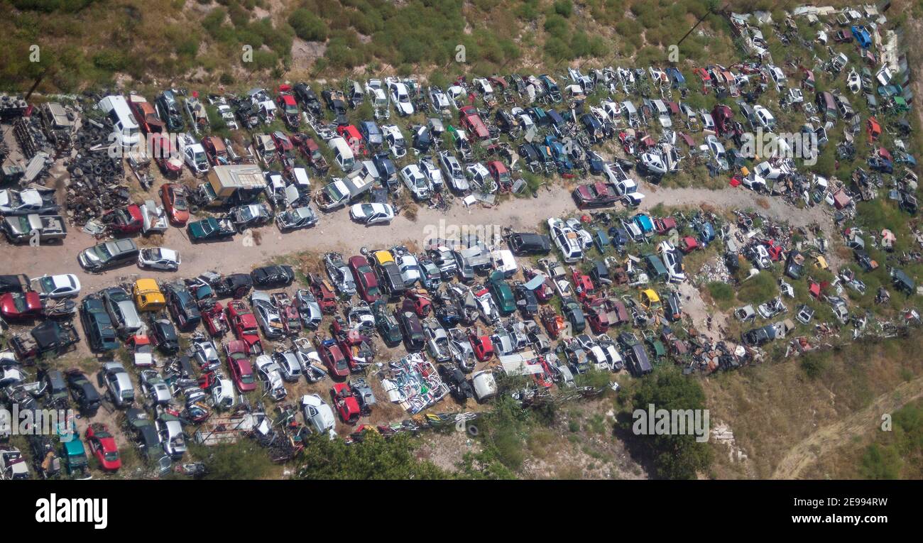 Automobile yard scrap junk hi-res stock photography and images - Alamy