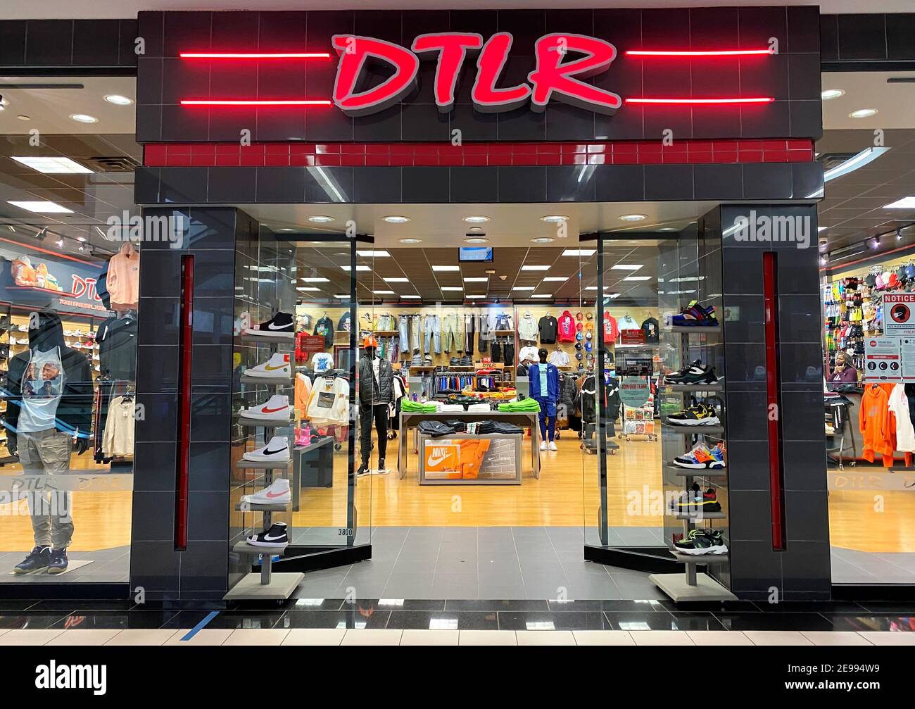 The villa mall hi-res stock photography and images - Alamy