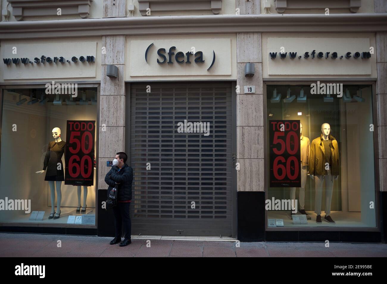 Closed sfera hi-res stock photography and images - Alamy