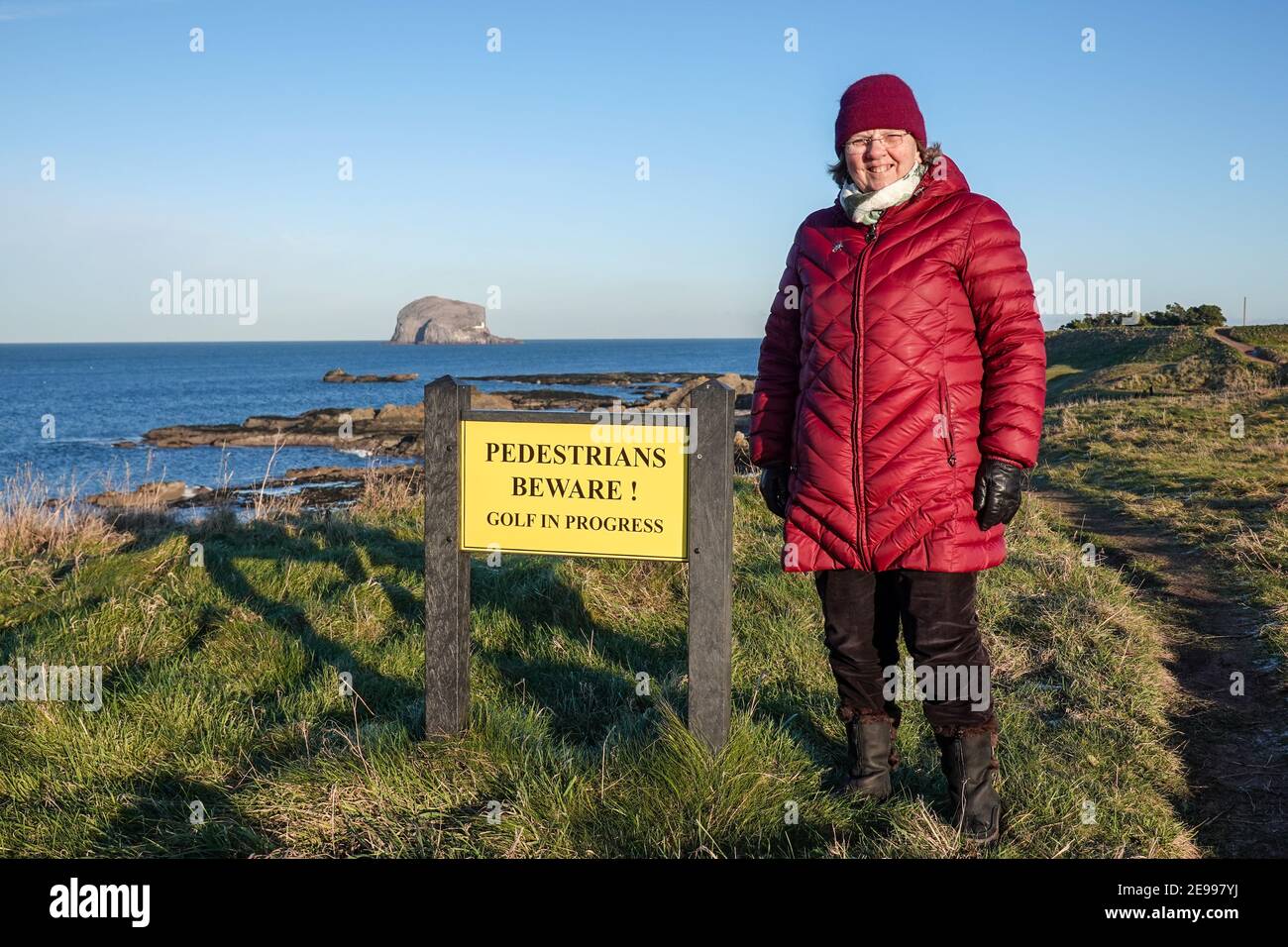Golf course warning sign hi-res stock photography and images - Alamy