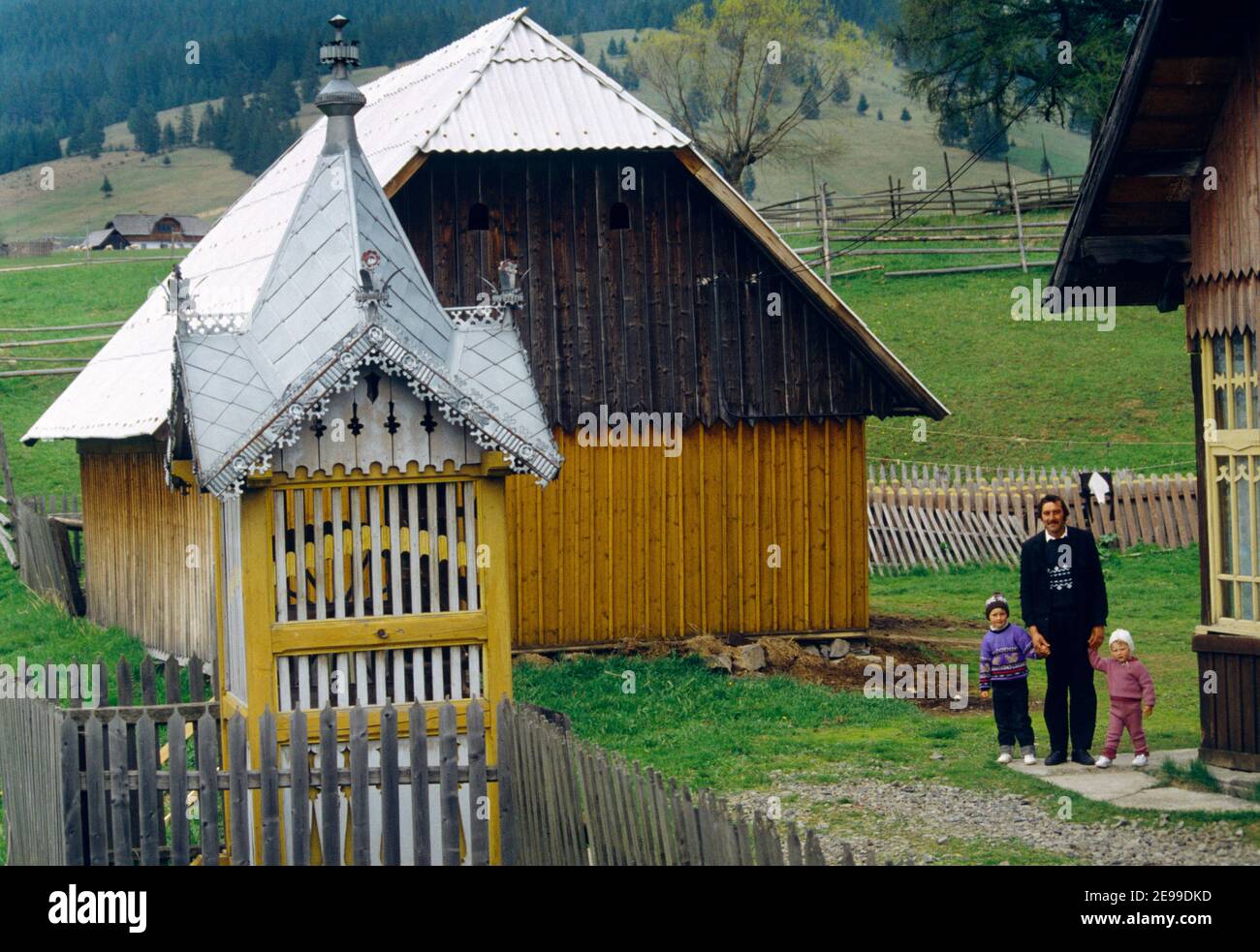 Romanian children hi-res stock photography and images - Alamy