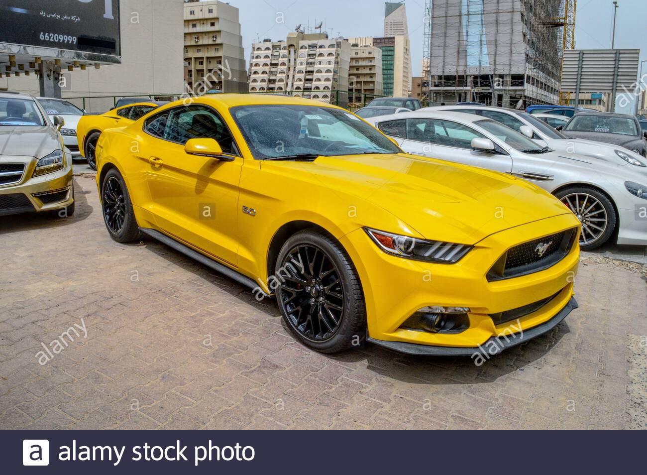 How They Live In Kuwait High Resolution Stock Photography and Images ...