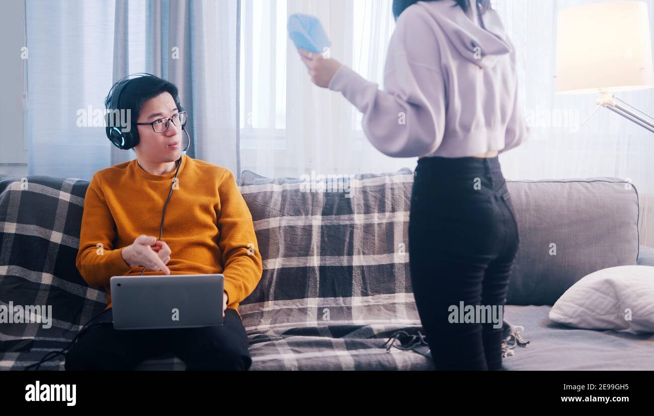 Computer game football family hi-res stock photography and images - Alamy