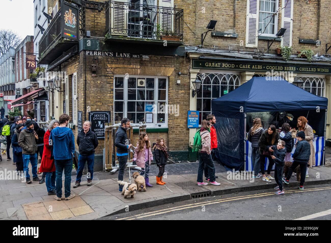 Social pancakes hi-res stock photography and images - Alamy