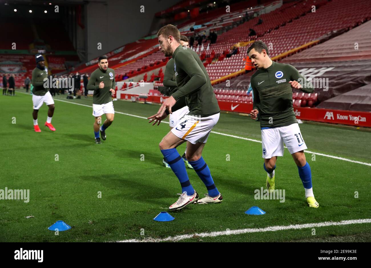 Hove albion warm up on pitch hi-res stock photography and images - Alamy