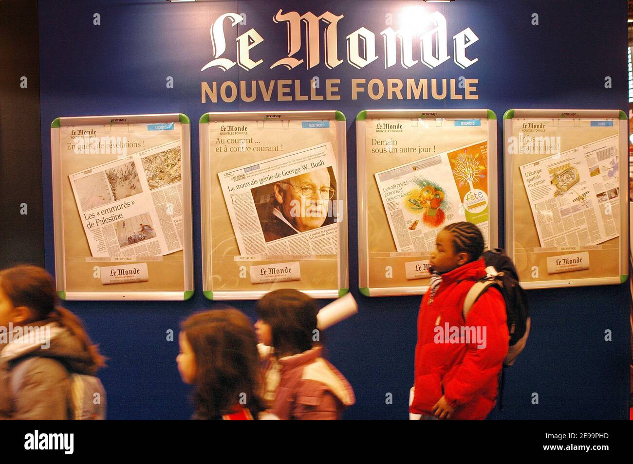 Journaux du monde hi-res stock photography and images - Alamy