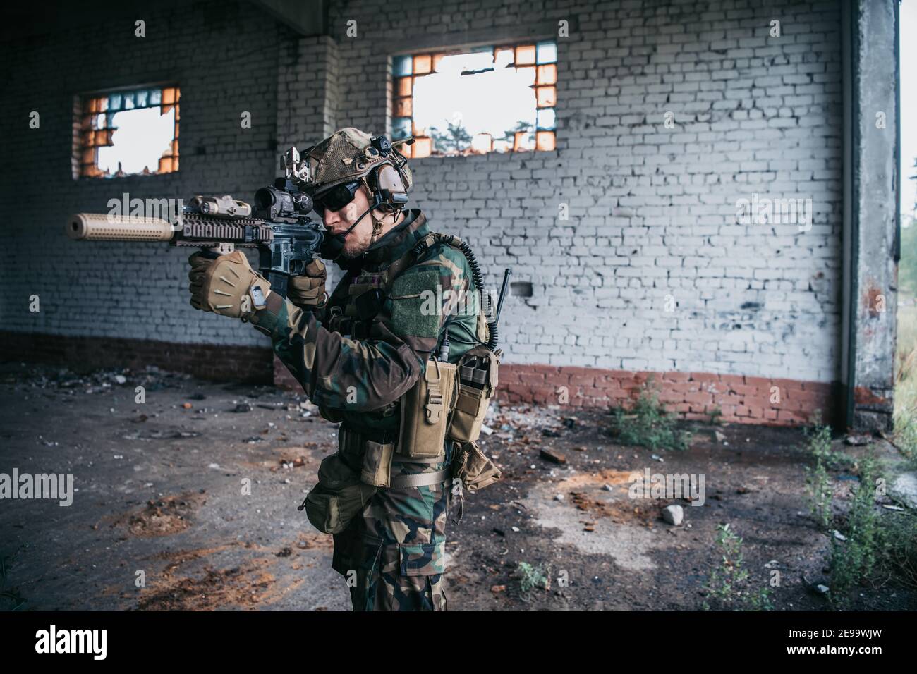 Sniper at a window hi-res stock photography and images - Alamy