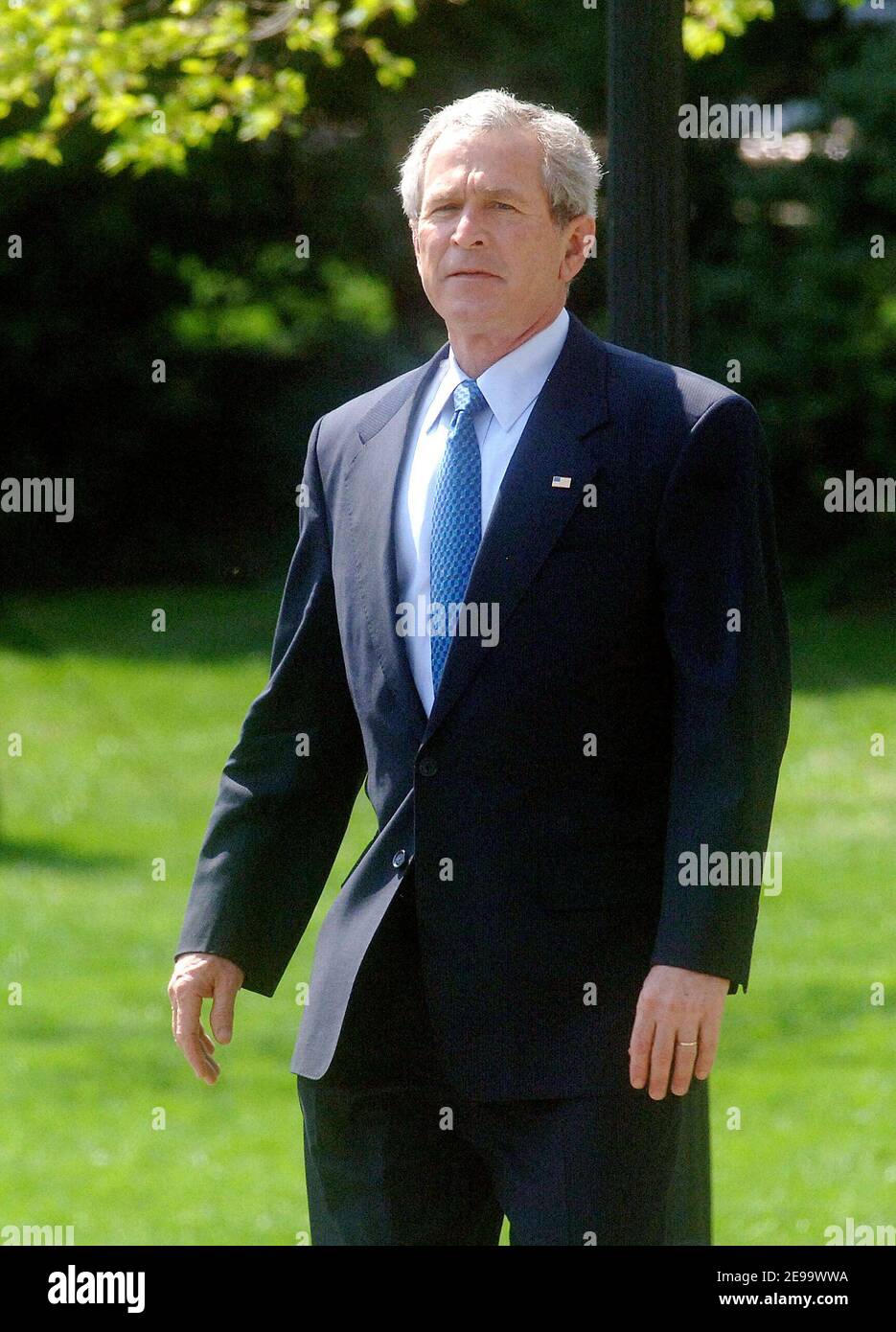 President George W. Bush departs from the White House in Washington, DC ...