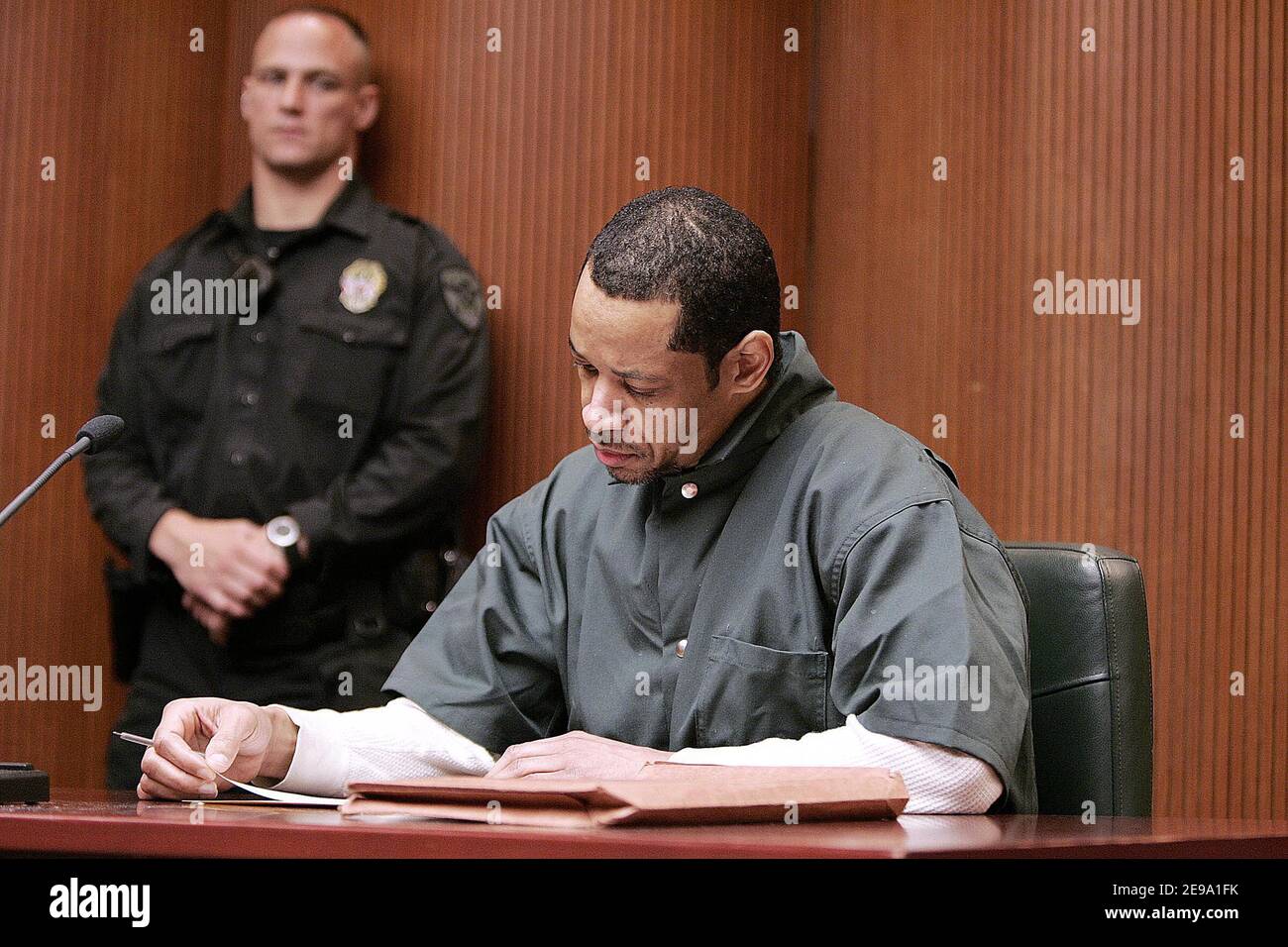 Accused sniper John Allen Muhammad listens to the judge in the ...