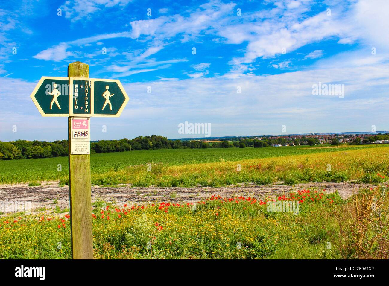 Footpath signpost sign indicating public footpath,Walmer,Kent,UK Stock ...