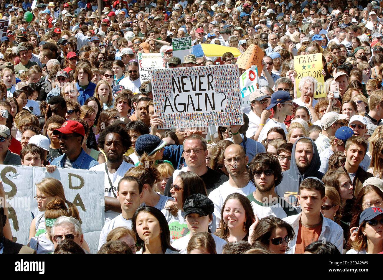 Thousands of protesters join 'Save Darfur' rally at the National Mall ...