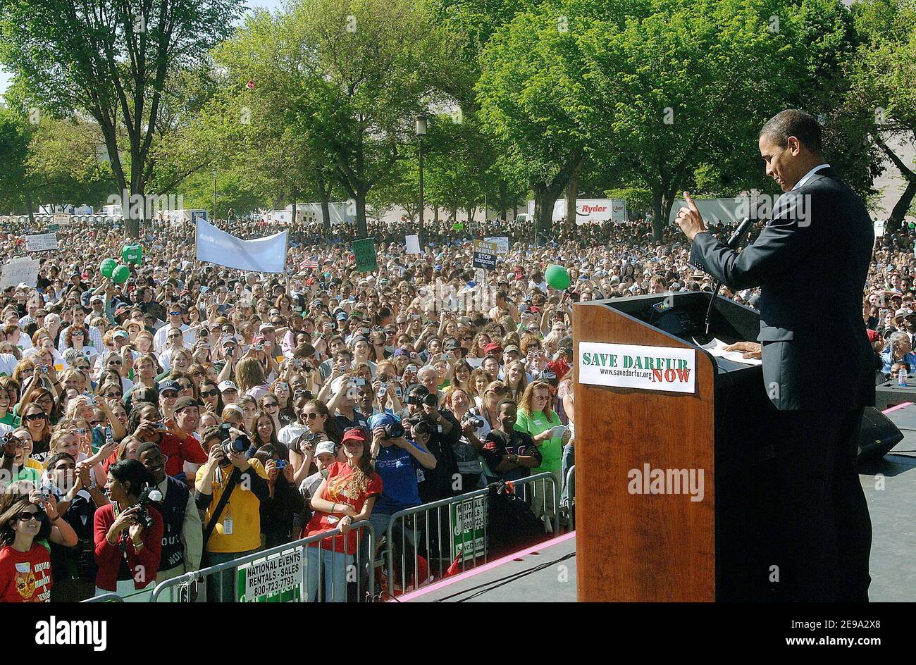 Thousands of protesters join 'Save Darfur' rally at the National Mall ...