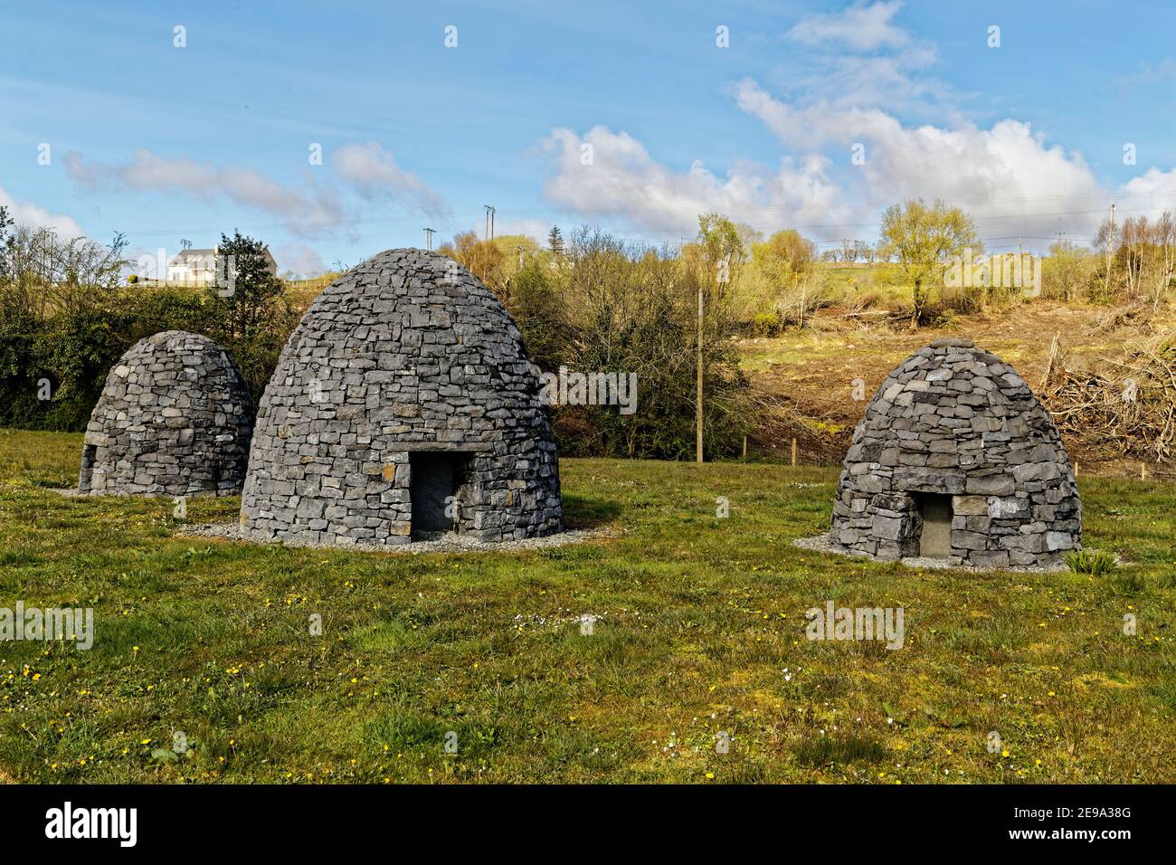 Killybegs, Ireland. 27th April, 2016. Old stone house near Killybegs ...