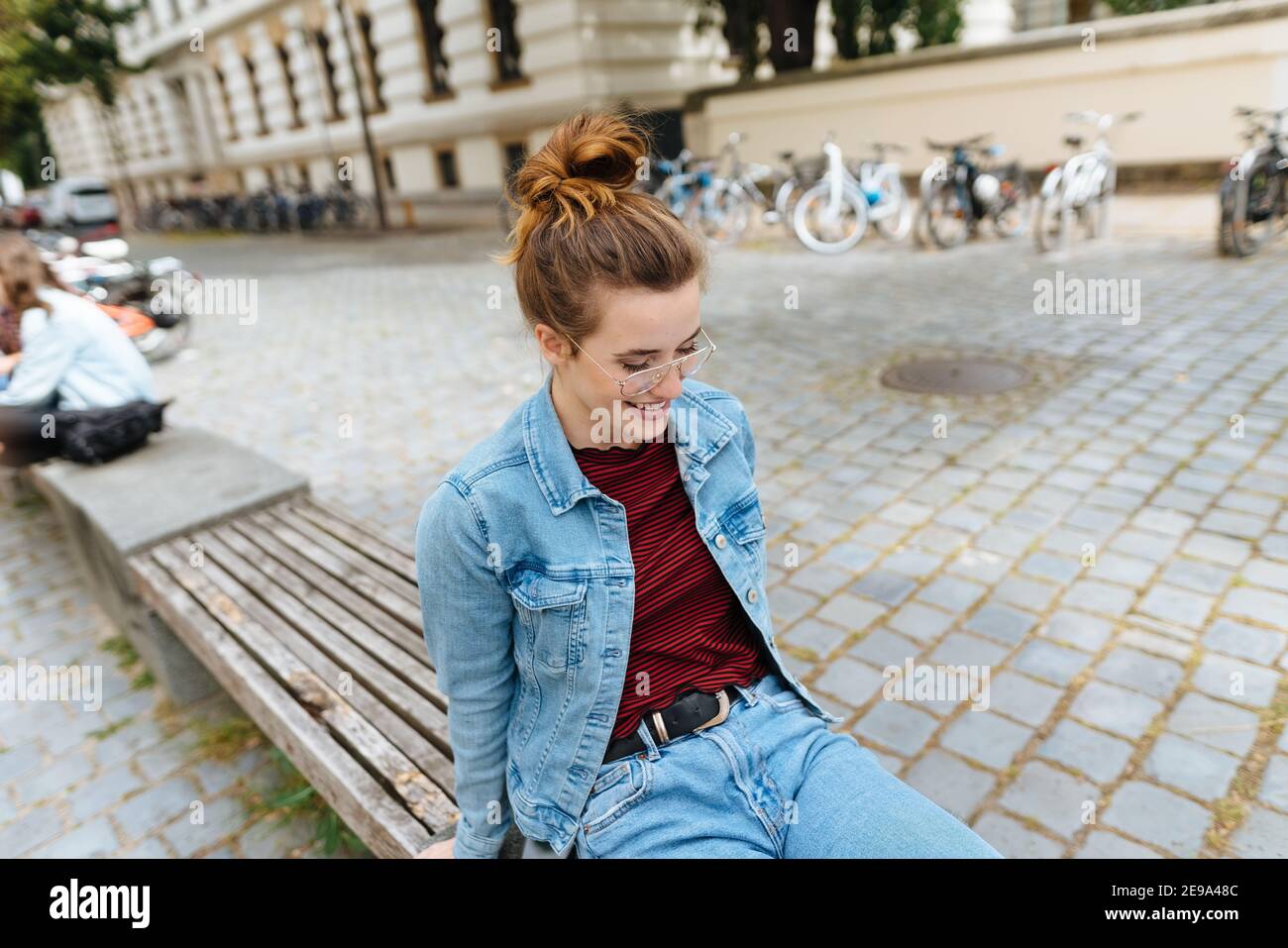 Waiting ground outdoors hi-res stock photography and images - Alamy
