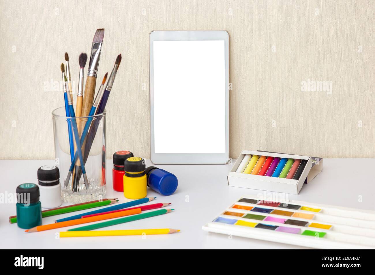 Child tablet table hi-res stock photography and images - Alamy
