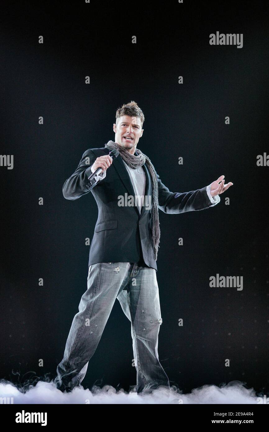 Ricky martin puerto rican singer hi-res stock photography and images ...