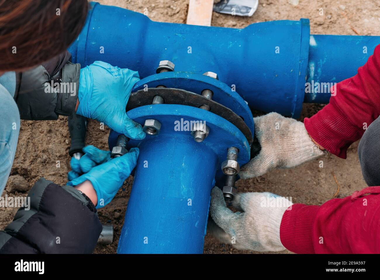 Installing gas pipe hi-res stock photography and images - Alamy