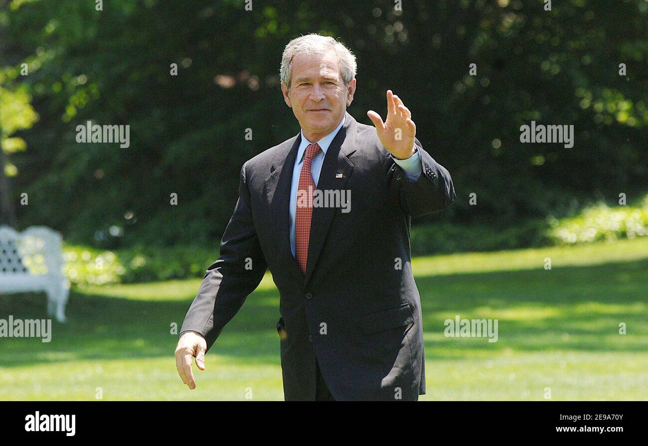 U.S. President George W. Bush returns to the White House May 10, 2006 ...