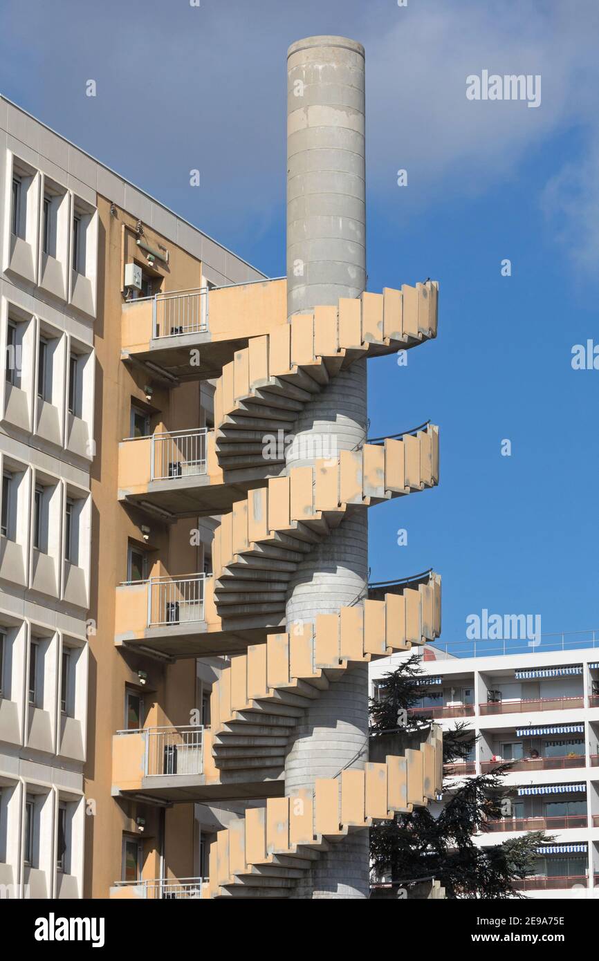 Concrete spiral stairs hi-res stock photography and images - Alamy