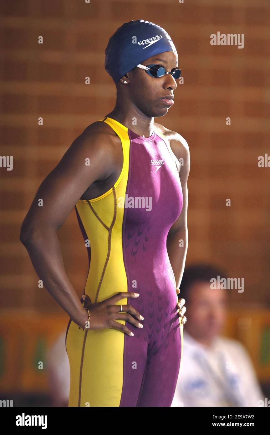 100 metres nage libre hi-res stock photography and images - Alamy