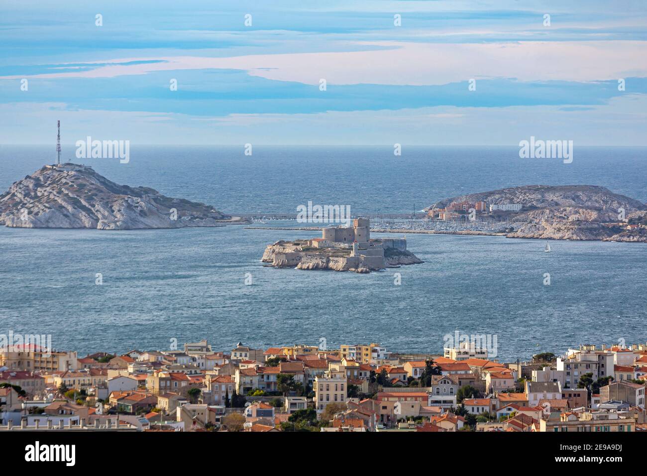 Fortress prison hi-res stock photography and images - Alamy