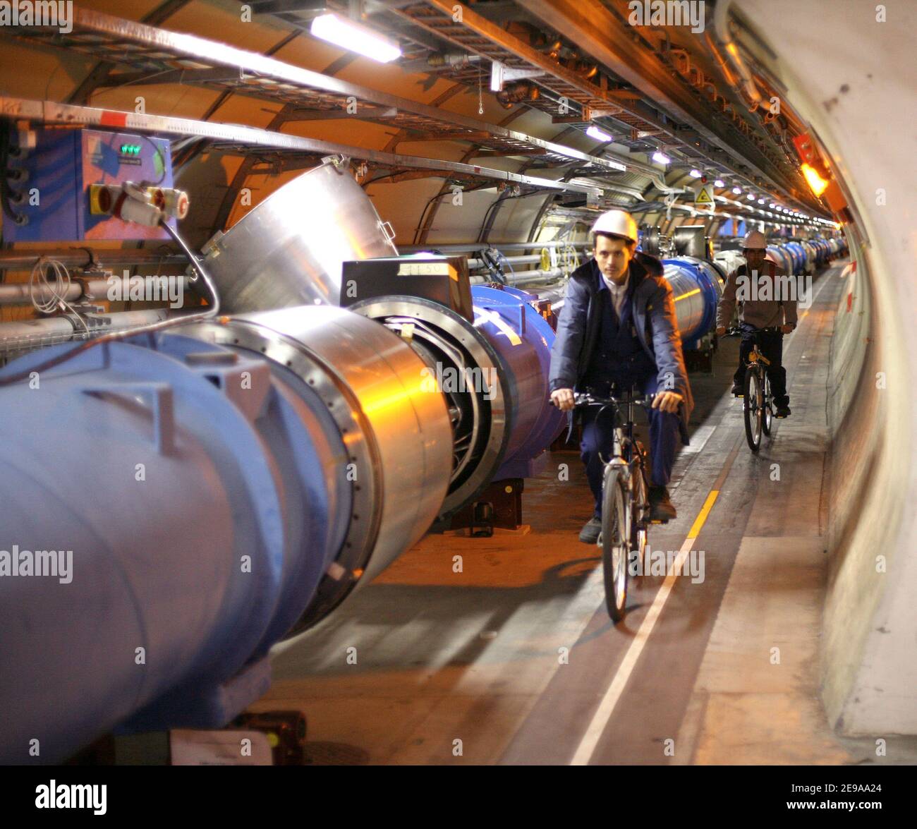 Large hadron collider construction hi-res stock photography and images ...