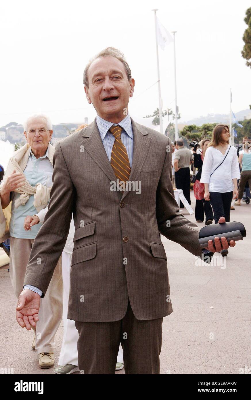 Paris Mayor Bertrand Delanoe strolls the 'Croisette' during the 59th ...