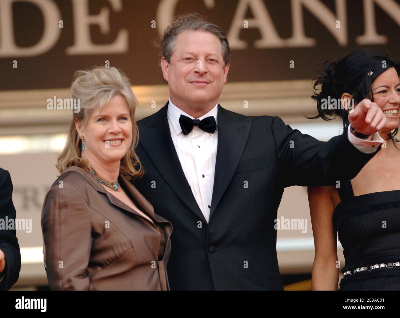 Former US Vice-President Al Gore (c) and his wife Tipper and producers ...