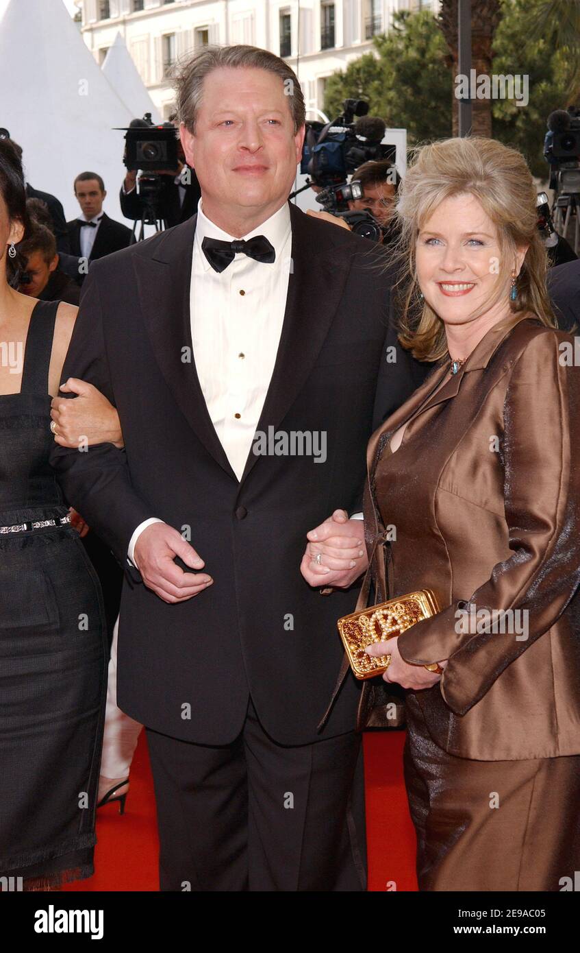 Former US Vice-President Al Gore (c) and his wife Tipper and producers ...