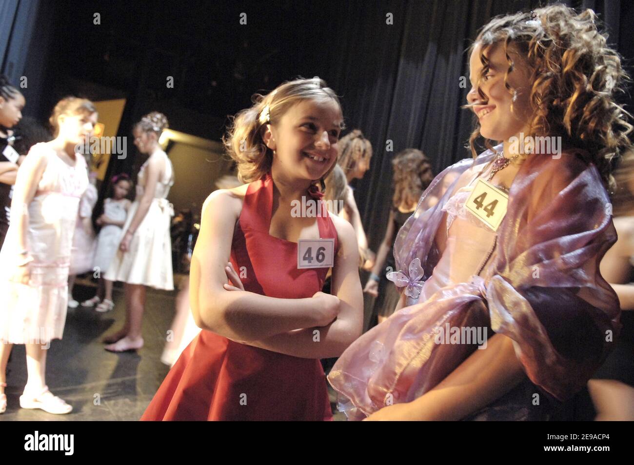 Atmosphere during the Mini Miss and Ministar 2006 election for young ...