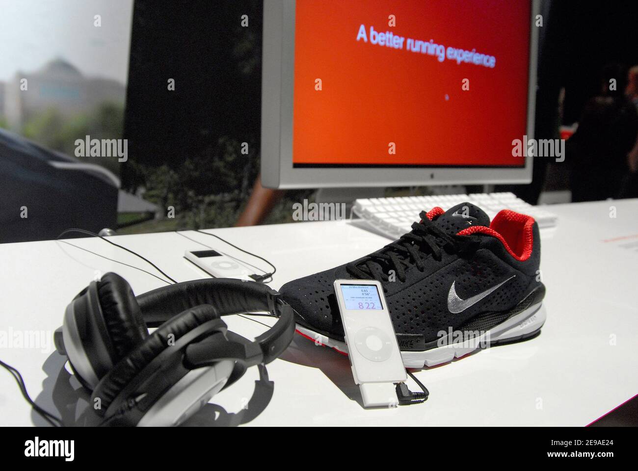 Nike press hi-res stock photography and images - Alamy